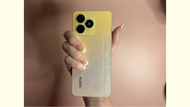 realme C53 Review - Bejeweled Looks and Beastly Battery • Digital Reg ...