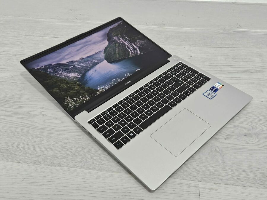 HUAWEI MateBook D 16 2024 Review - Great Simple 16” Lightweight ...